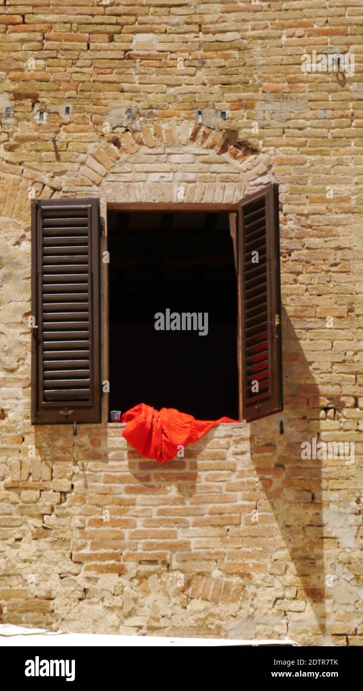 San gimignano red brick hi-res stock photography and images - Alamy