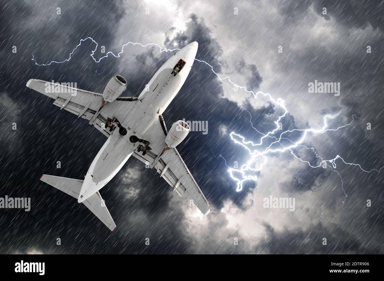 Landing with bad weather hi-res stock photography and images - Alamy