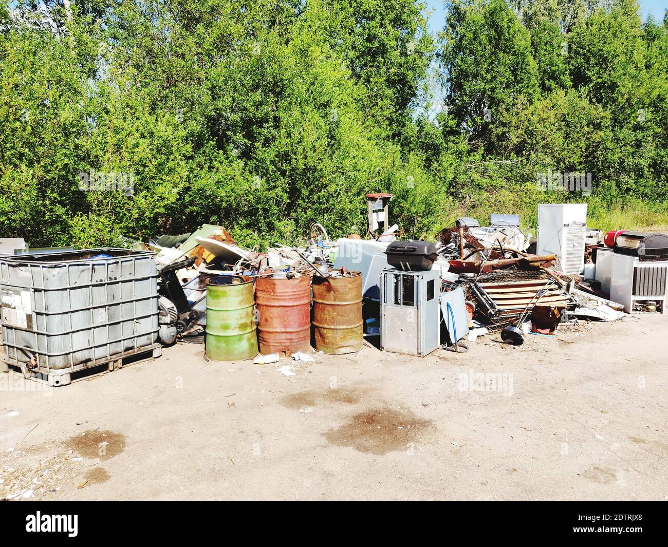 Land garbage hi-res stock photography and images - Alamy