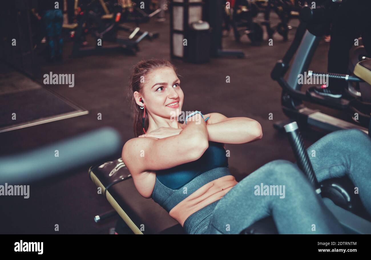 Stomach muscles women hi-res stock photography and images - Alamy