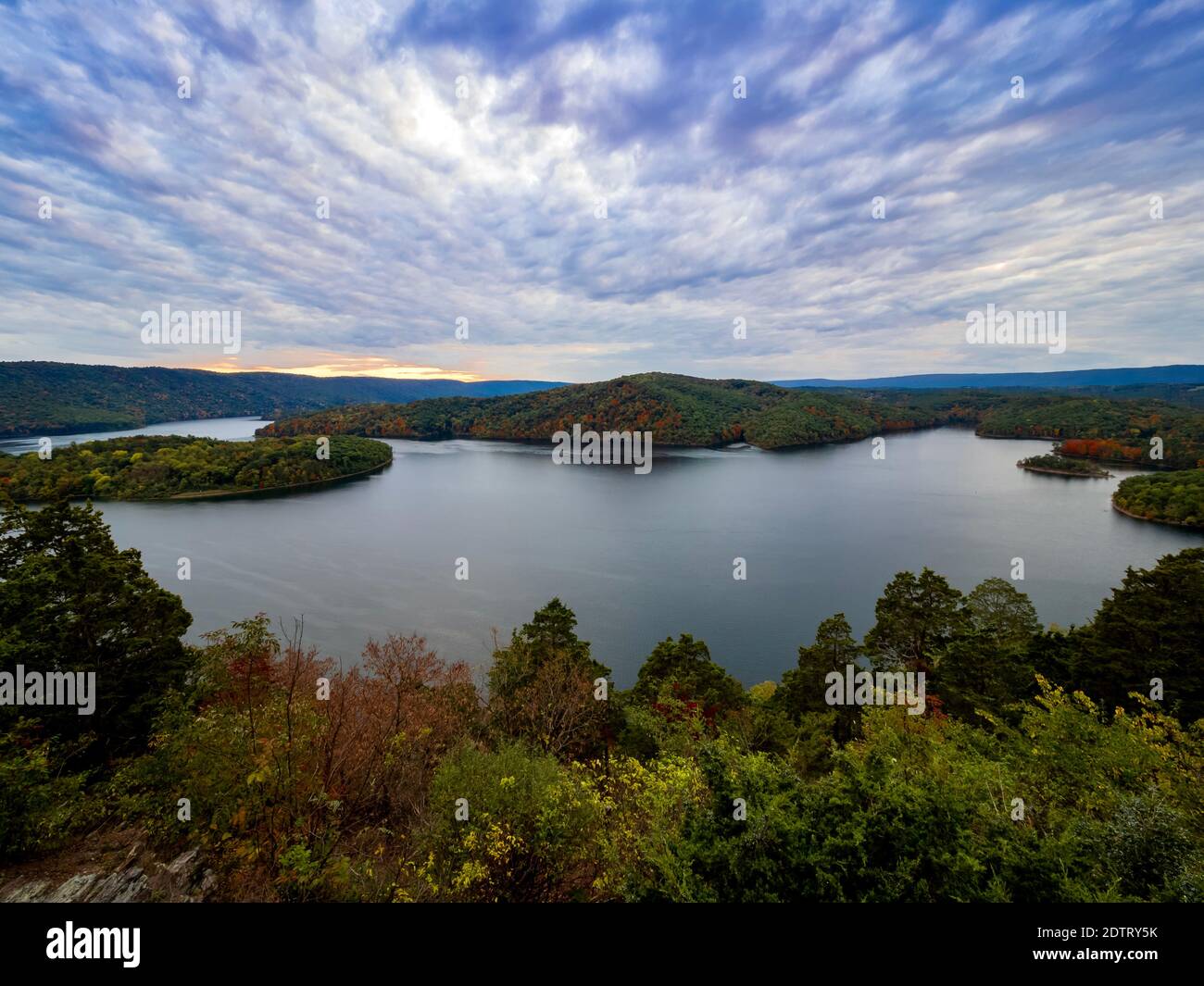 Beautiful Hawn’s Overlook of Raystown Lake in the mountains of ...