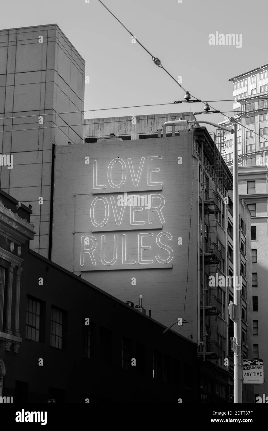 Pole wires over building Black and White Stock Photos & Images - Alamy