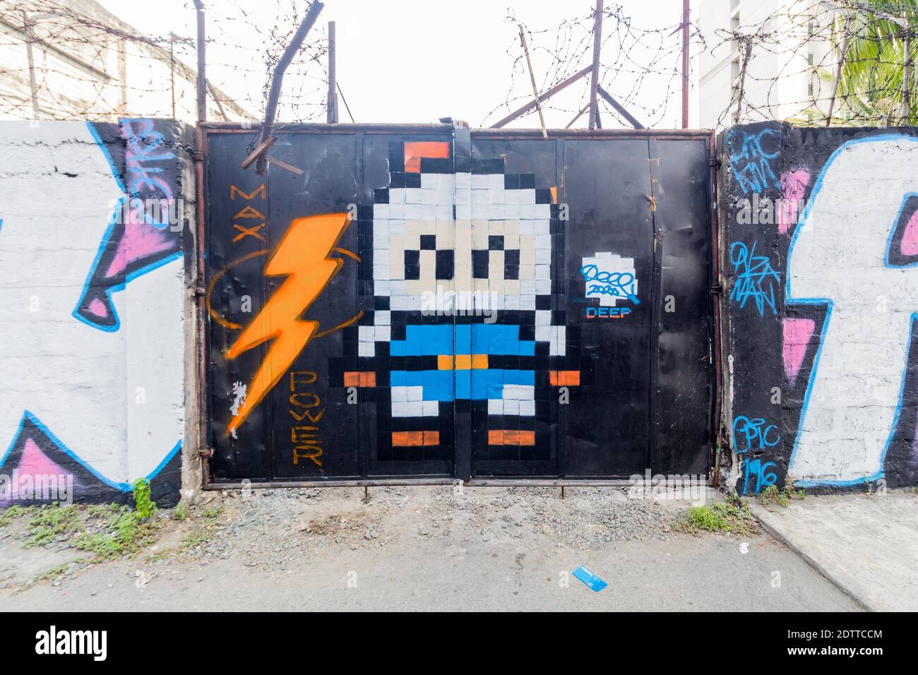 Street art mural in Makati City, Philippines Stock Photo - Alamy