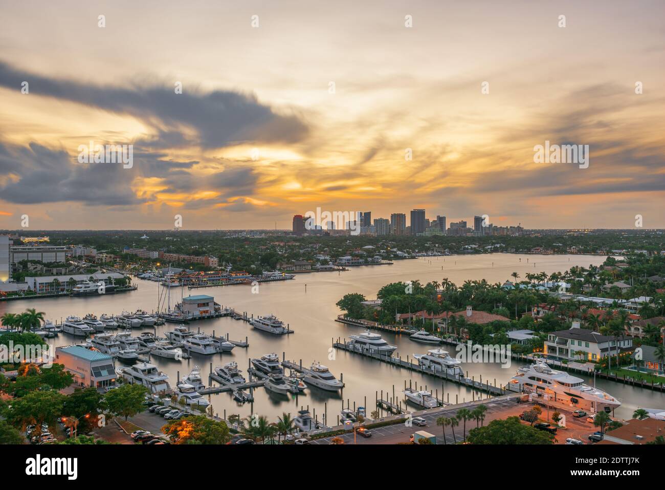 Ft. Lauderdale, Florida, USA downtown cityscape at dusk Stock Photo - Alamy