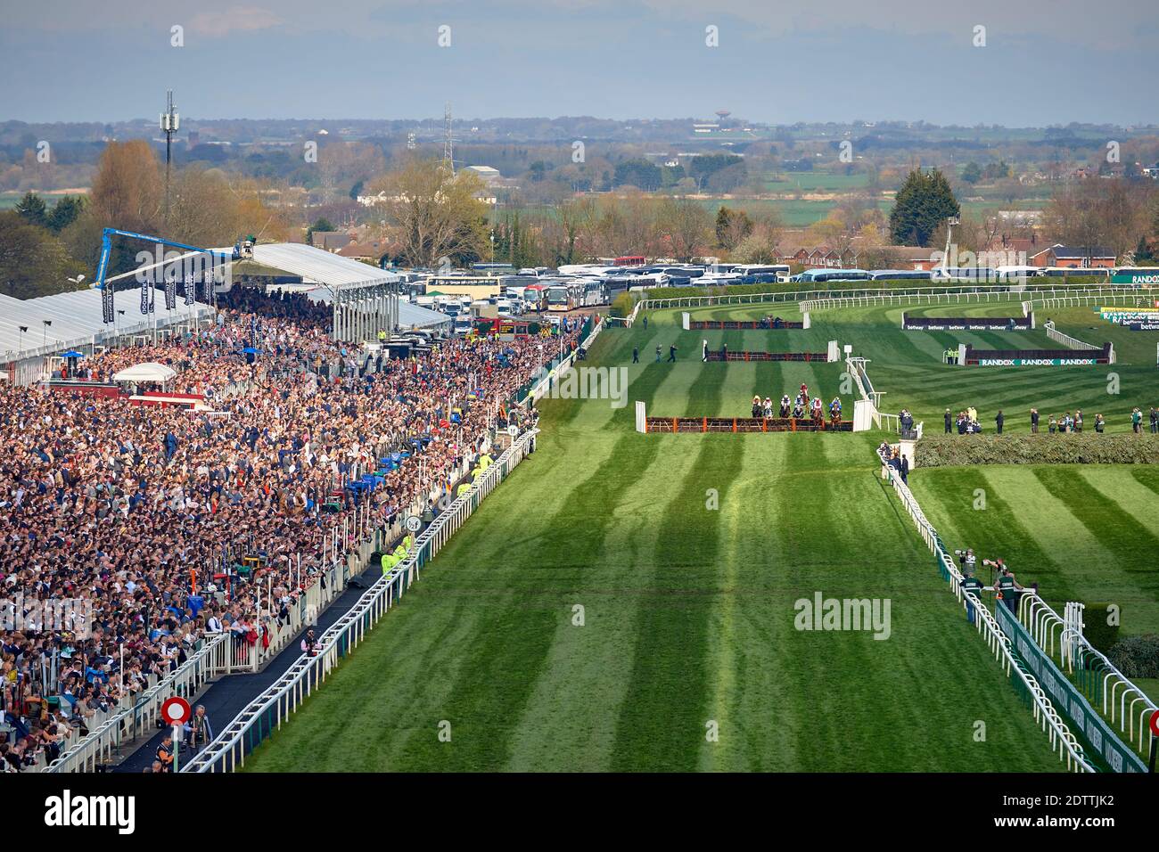 Aintree racecourse hi-res stock photography and images - Alamy