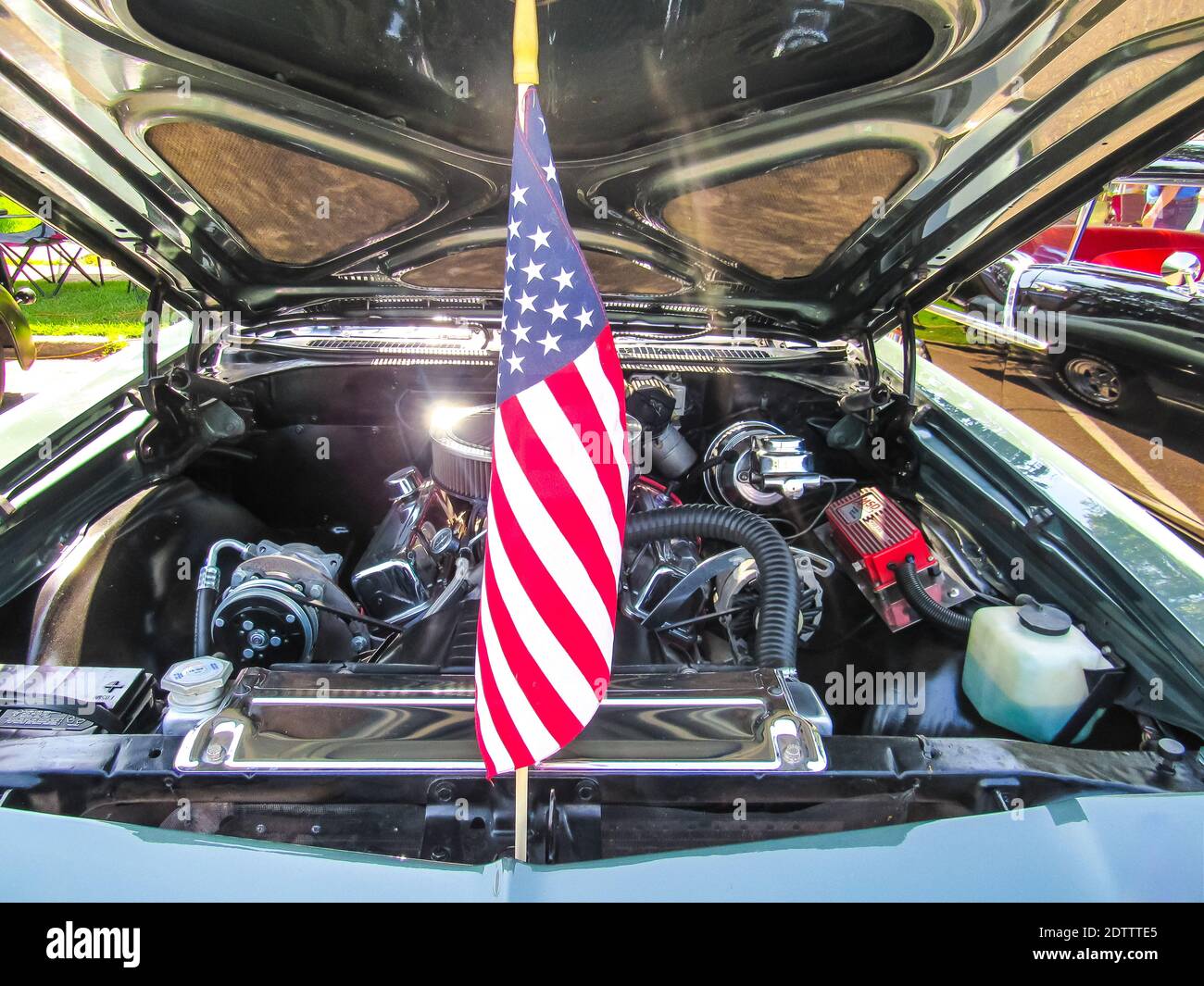 Car hood flag hi-res stock photography and images - Alamy