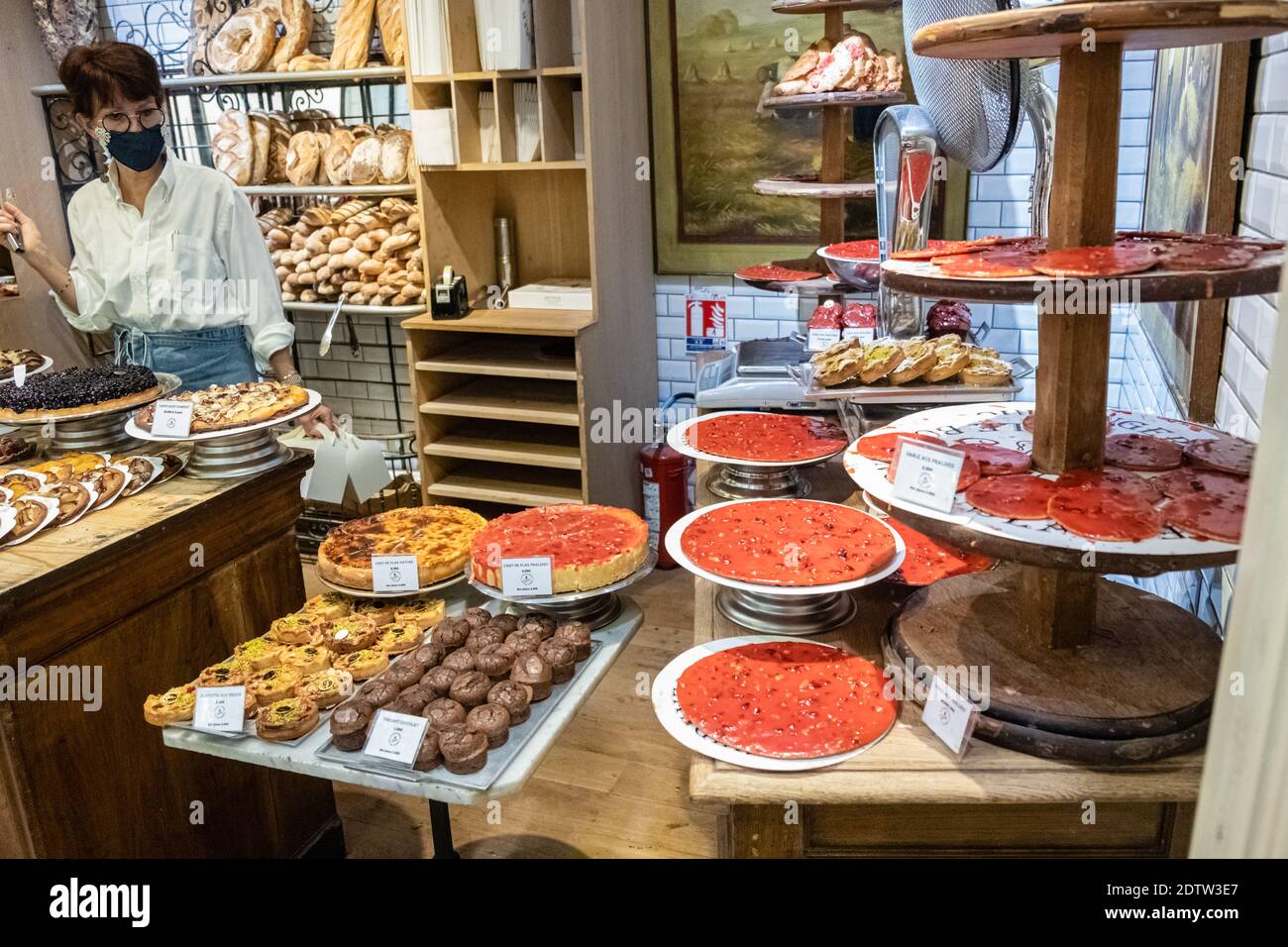 Halles de lyon paul bocuse praline hi-res stock photography and images ...