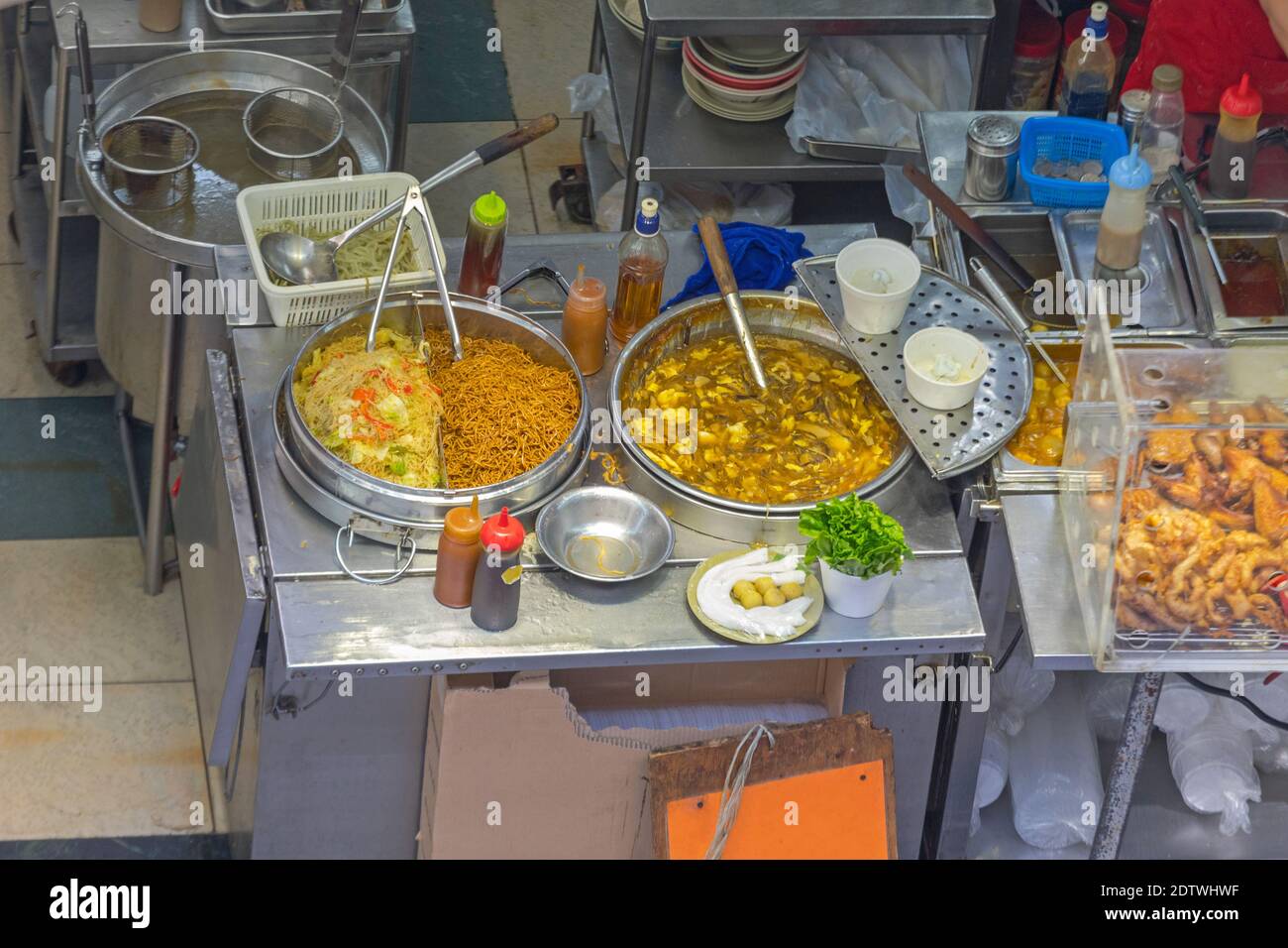 Fast Food Vendor at Street in Hong Kong Stock Photo - Alamy