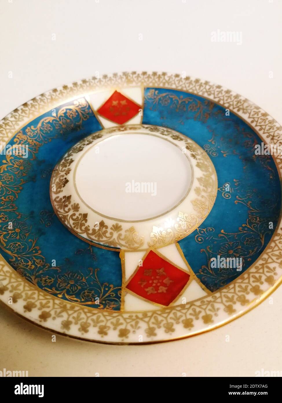 Antique plate hi-res stock photography and images - Alamy