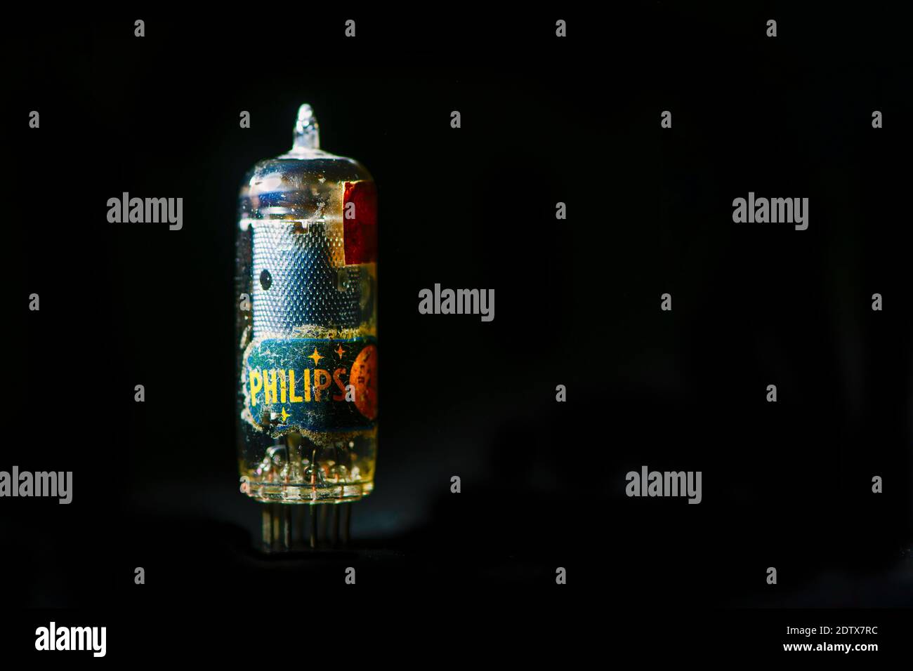 Vintage radio television valves hi-res stock photography and images - Alamy