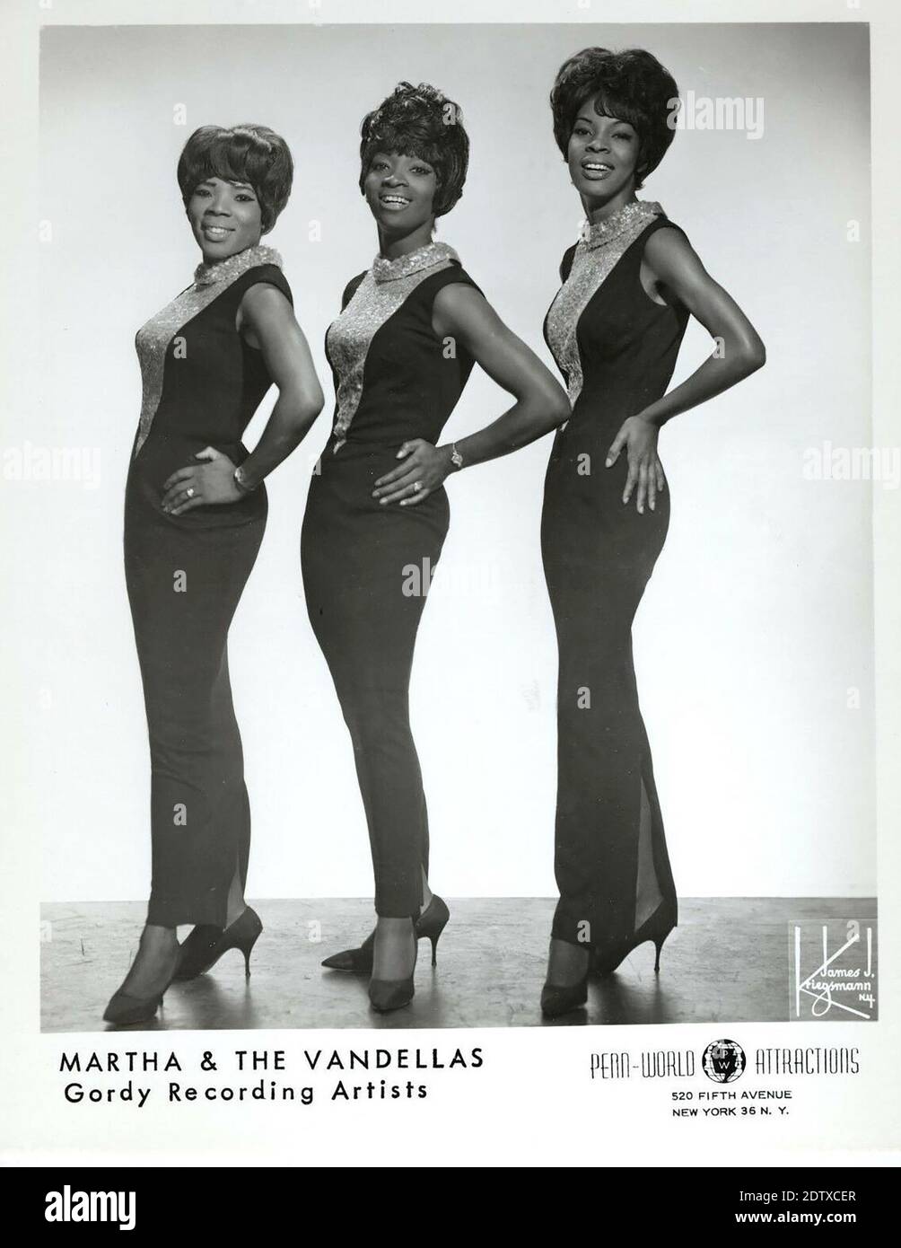 MARTHA AND THE VANDELLAS Promotional photo of American vocal trio in ...