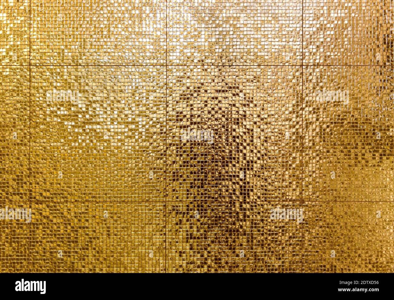 Shiny wall hi-res stock photography and images - Alamy
