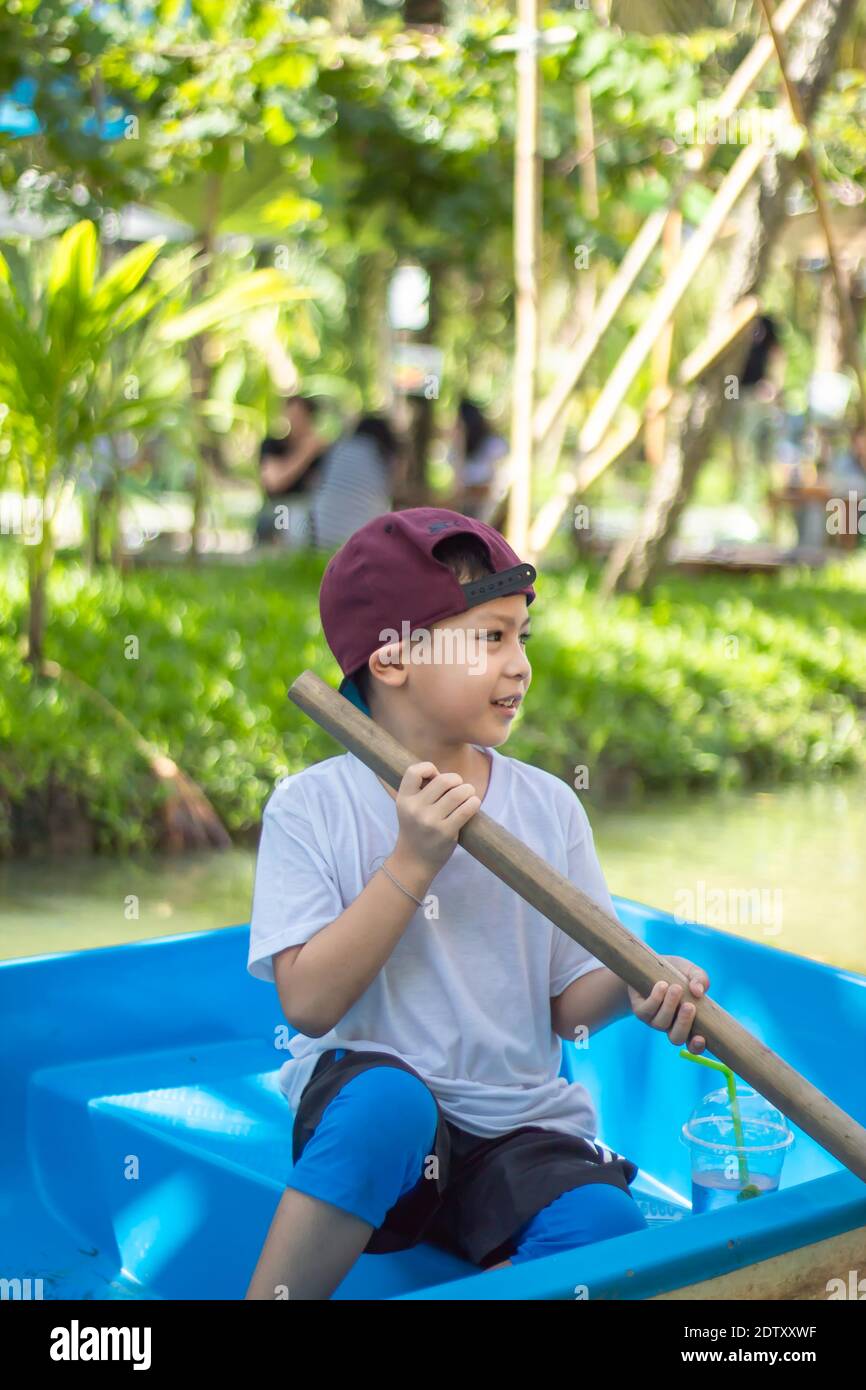 6 oar rowing hi-res stock photography and images - Alamy