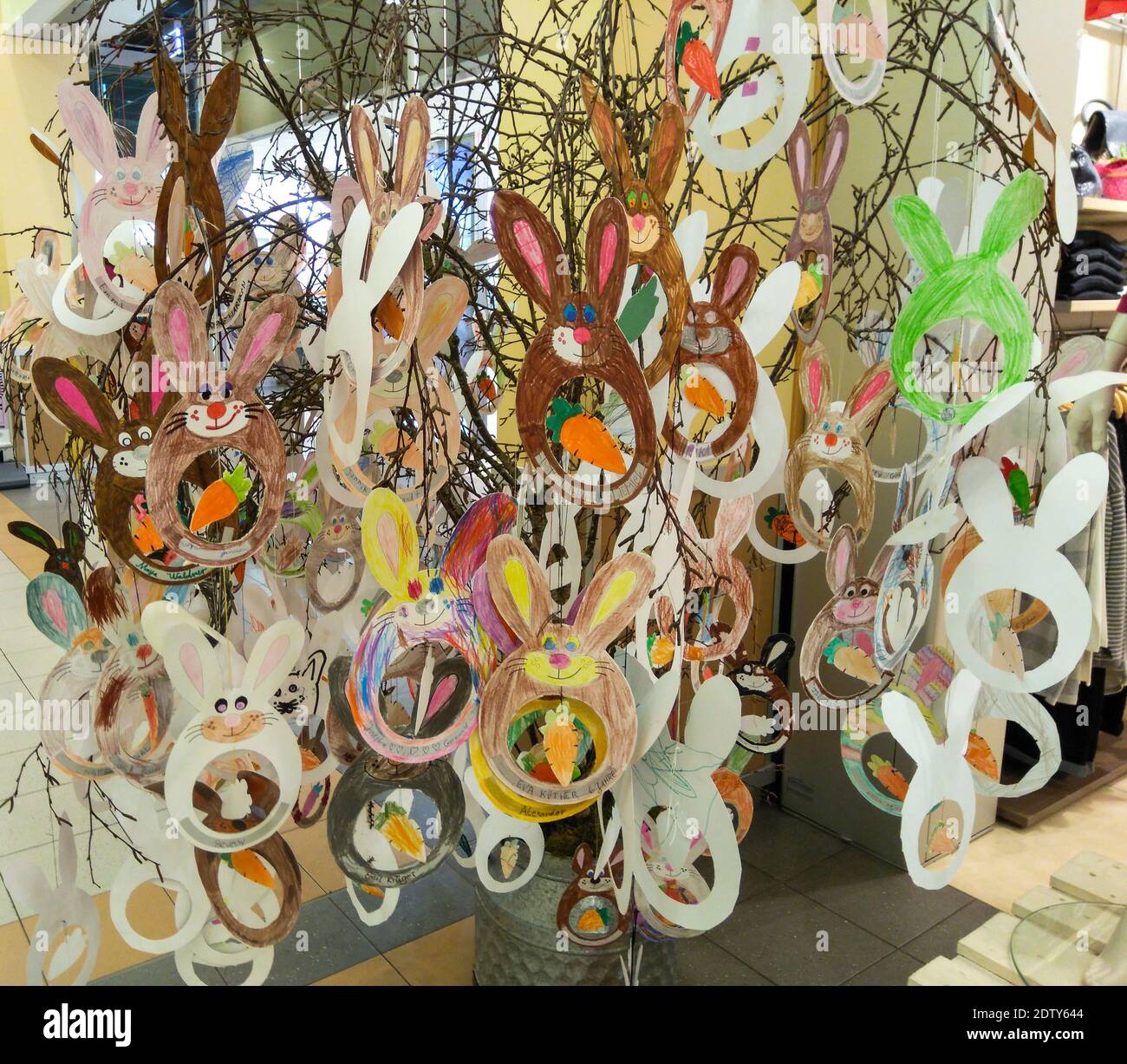 Egg easter vector hi-res stock photography and images - Alamy