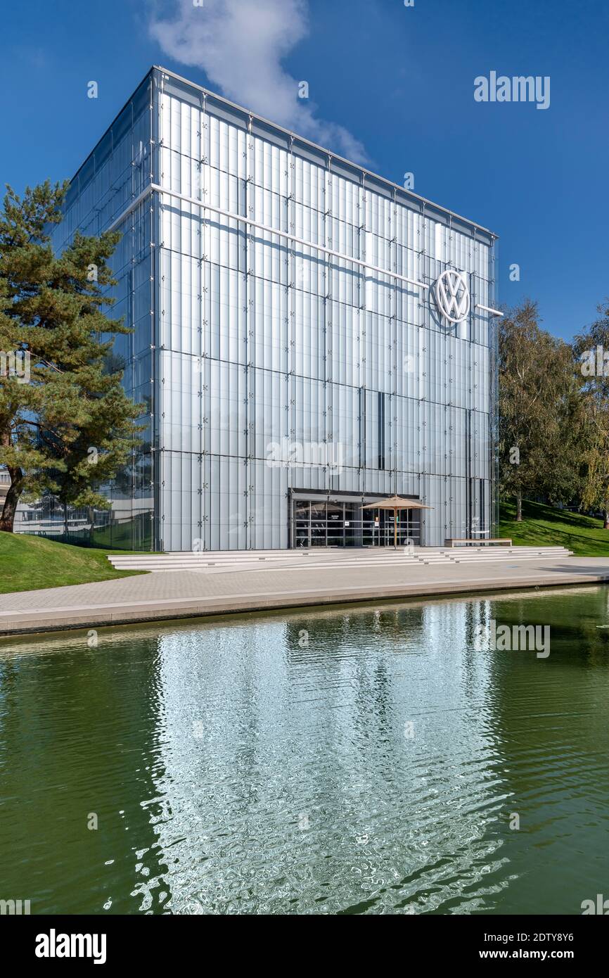 The cube-shaped Volkswagen pavilion at the massive Autostadt - car city ...