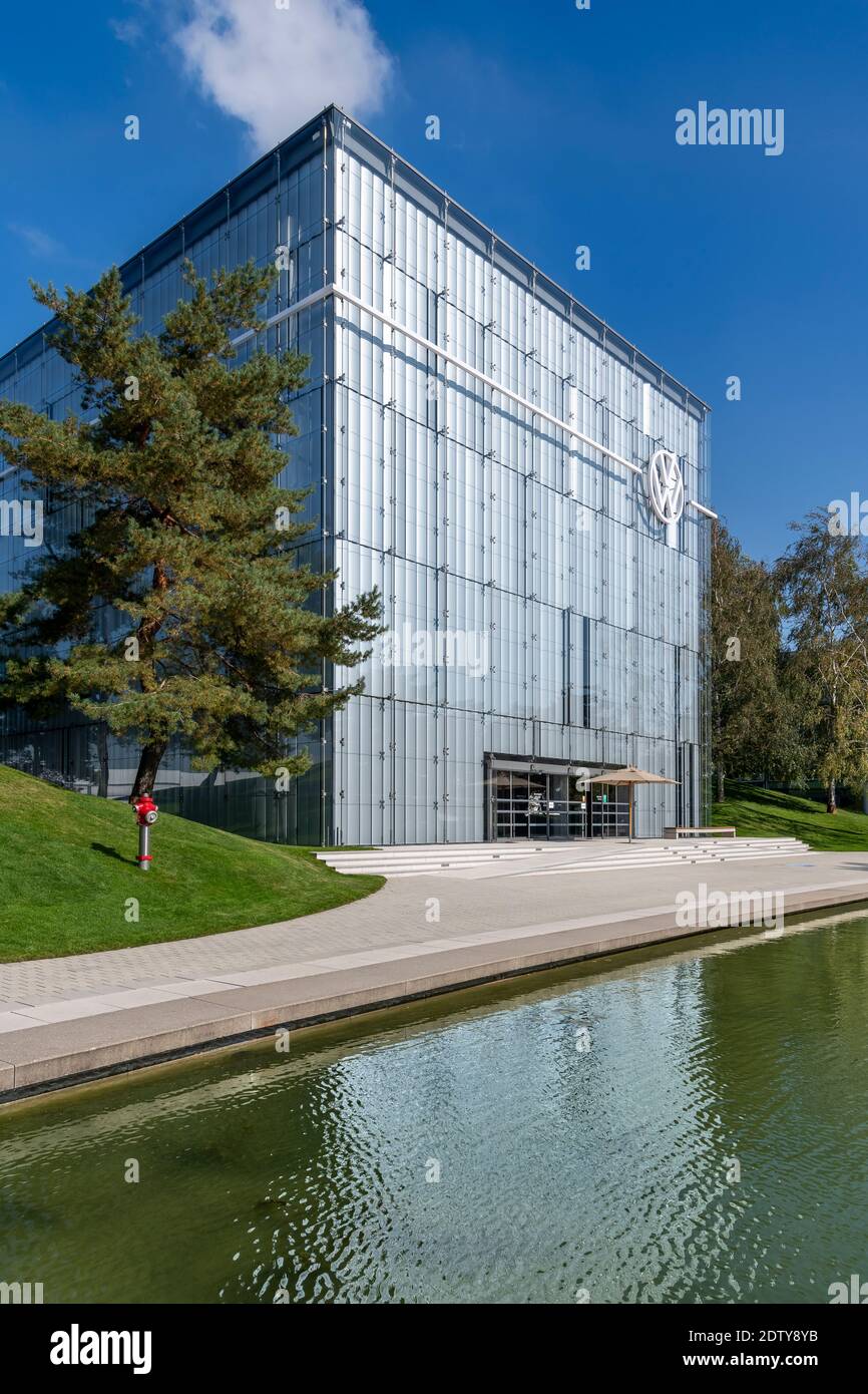 The cube-shaped Volkswagen pavilion at the massive Autostadt - car city ...