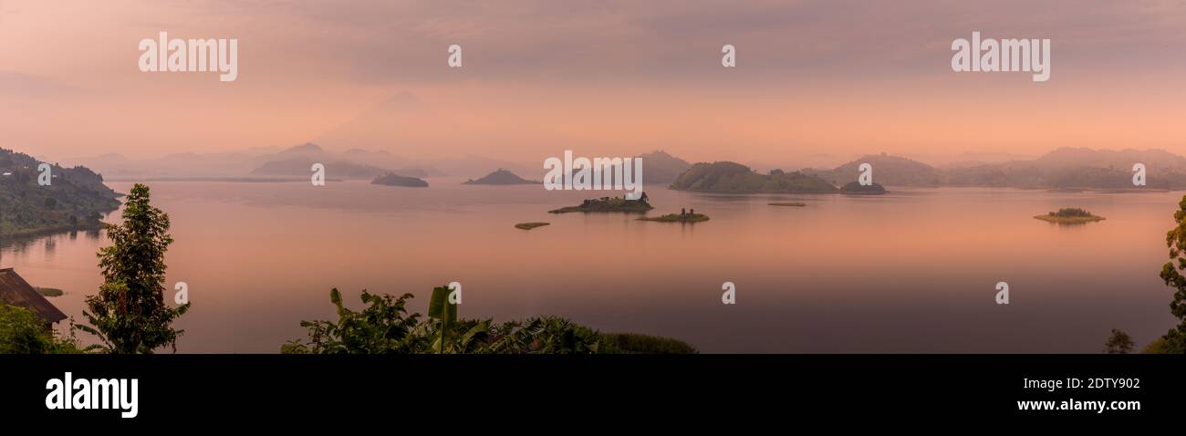Gahinga volcano rwanda hi-res stock photography and images - Alamy