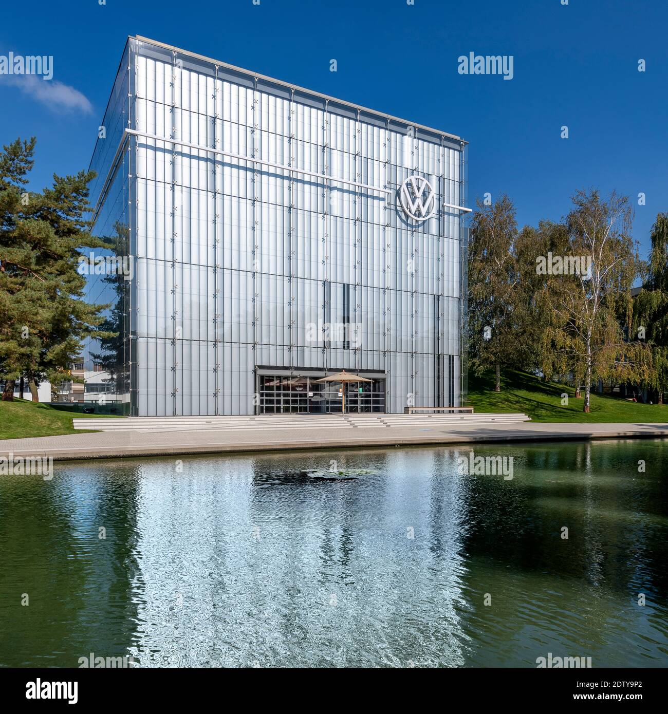 The cube-shaped Volkswagen pavilion at the massive Autostadt - car city ...
