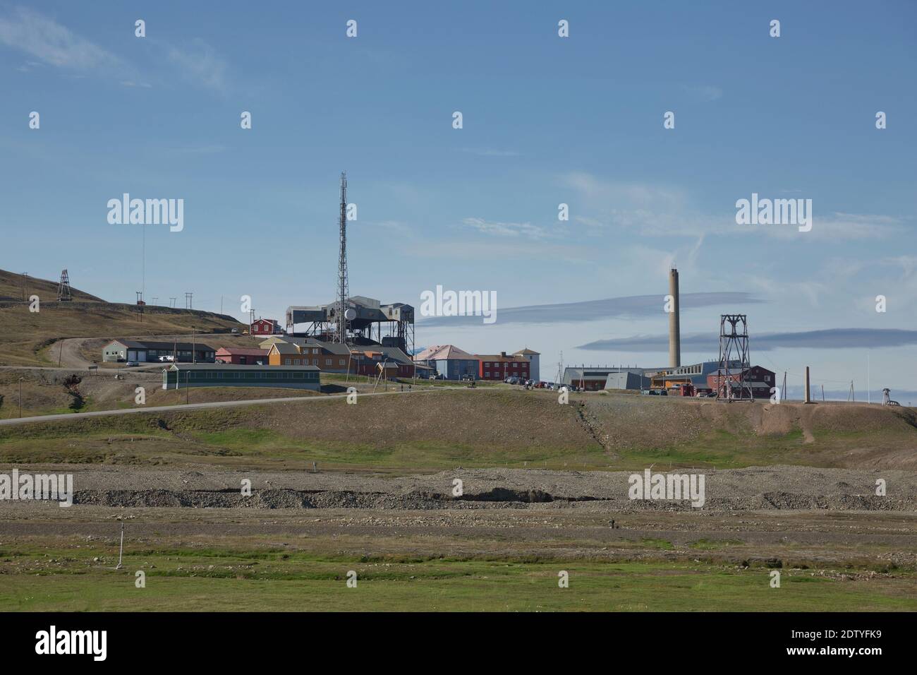 Worlds northernmost settlement hi-res stock photography and images - Alamy