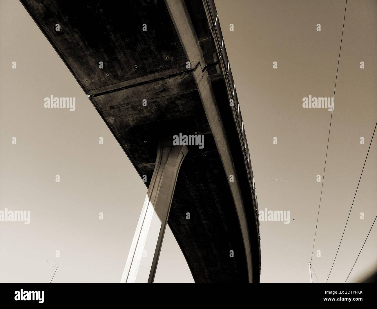 Overpass bridge close view hi-res stock photography and images - Alamy