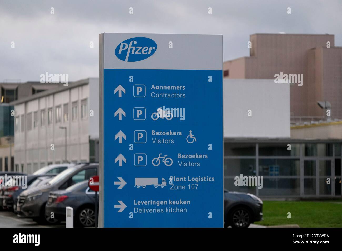 Pfizer vaccine factory hi-res stock photography and images - Alamy