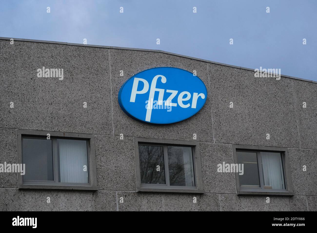 Pfizer factory hi-res stock photography and images - Alamy