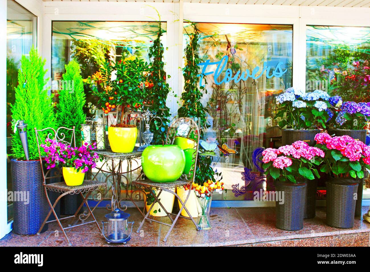 Small flower shop Stock Photo - Alamy