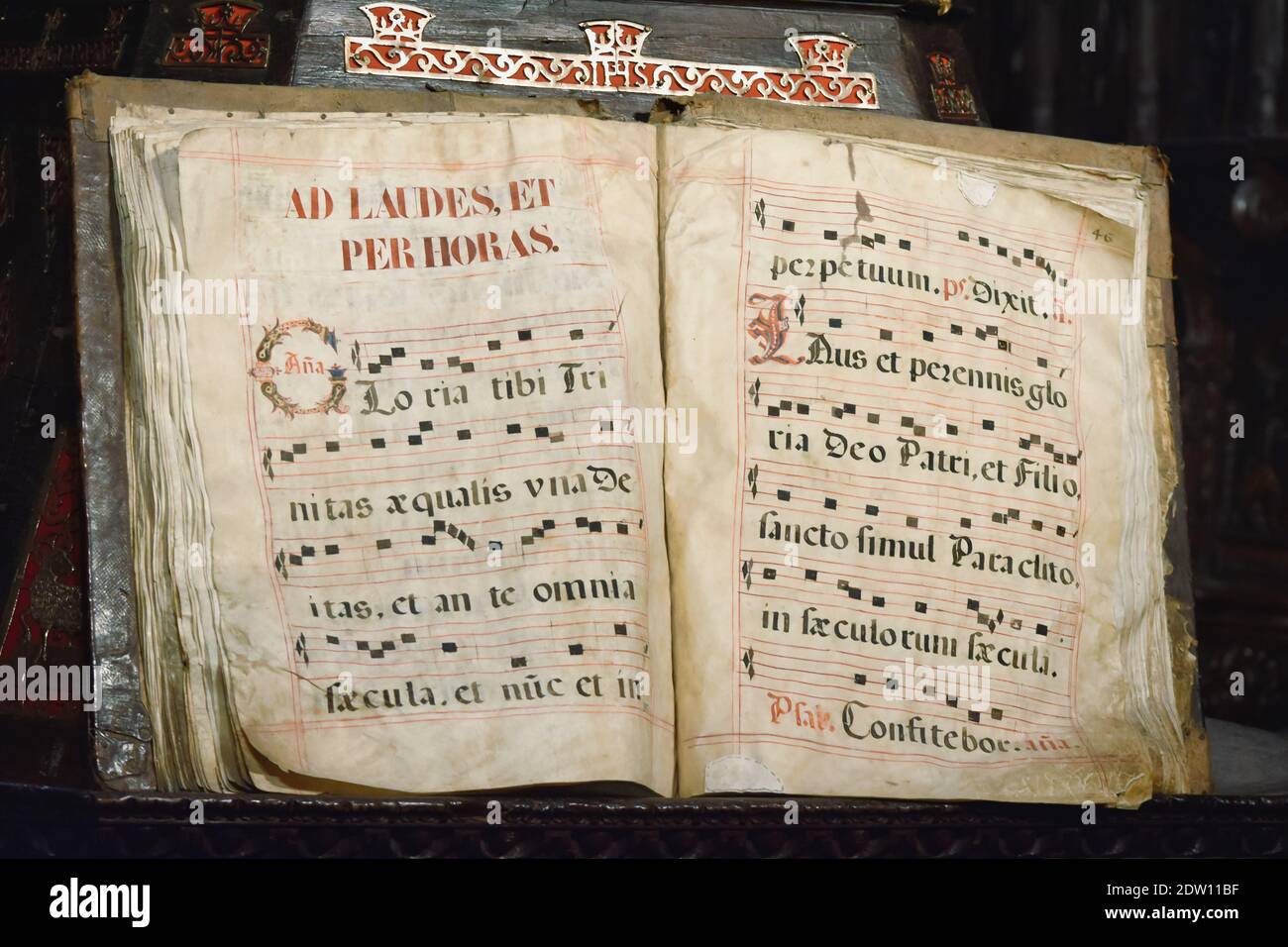 Gregorian chant hi-res stock photography and images - Alamy