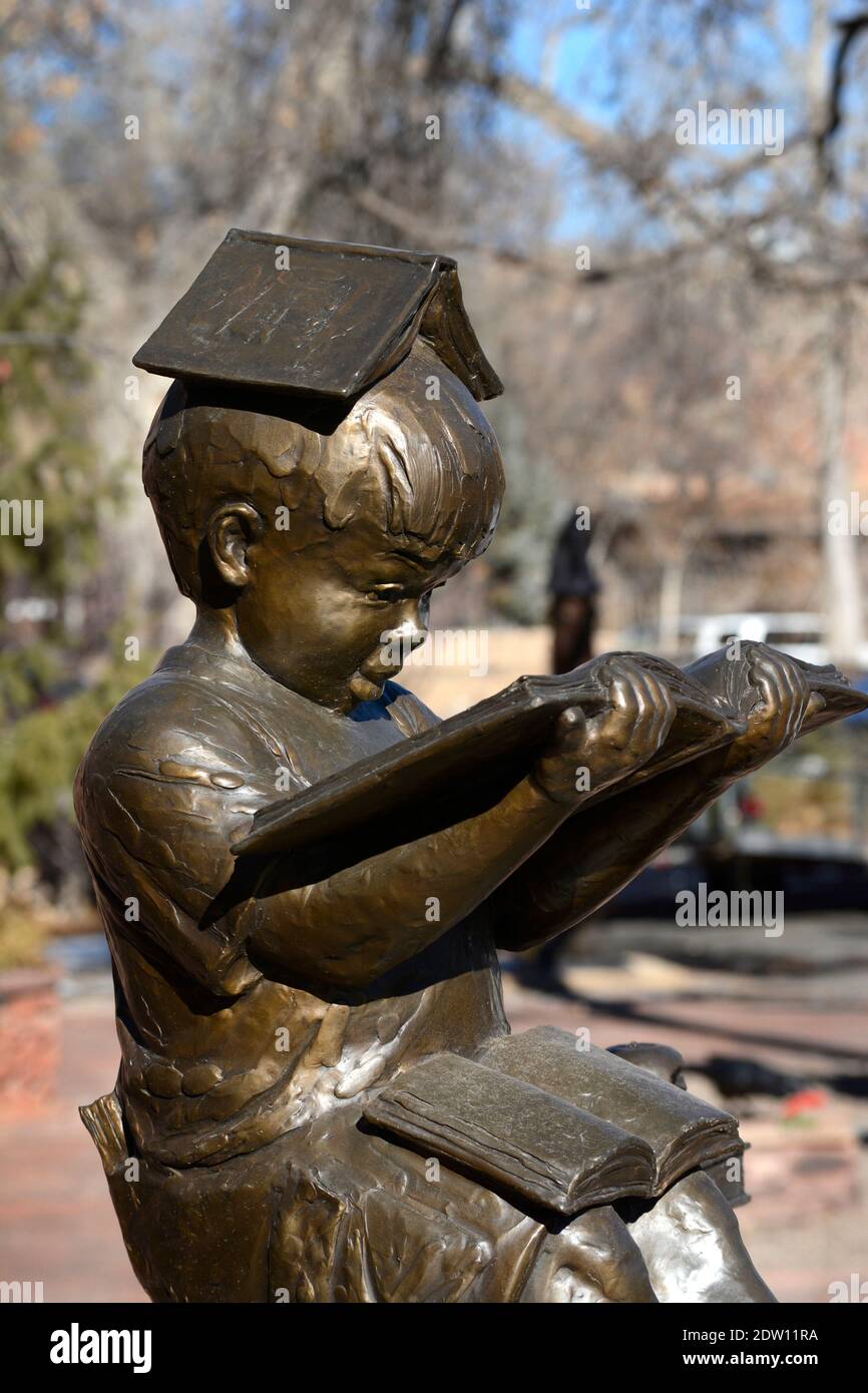 Gary lee price sculpture hi-res stock photography and images - Alamy