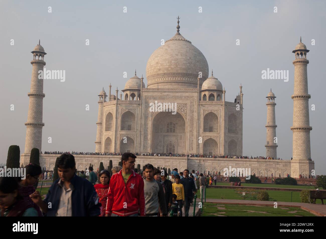 Taj mahal marble mausoleum india tourism design architecture arches hi ...