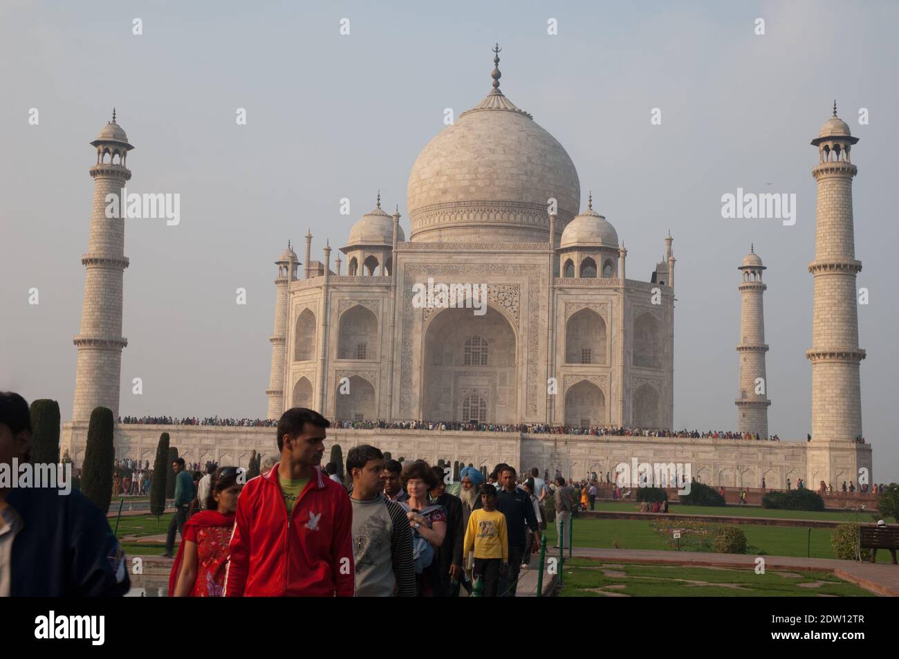 Taj mahal marble mausoleum india tourism design architecture arches hi ...