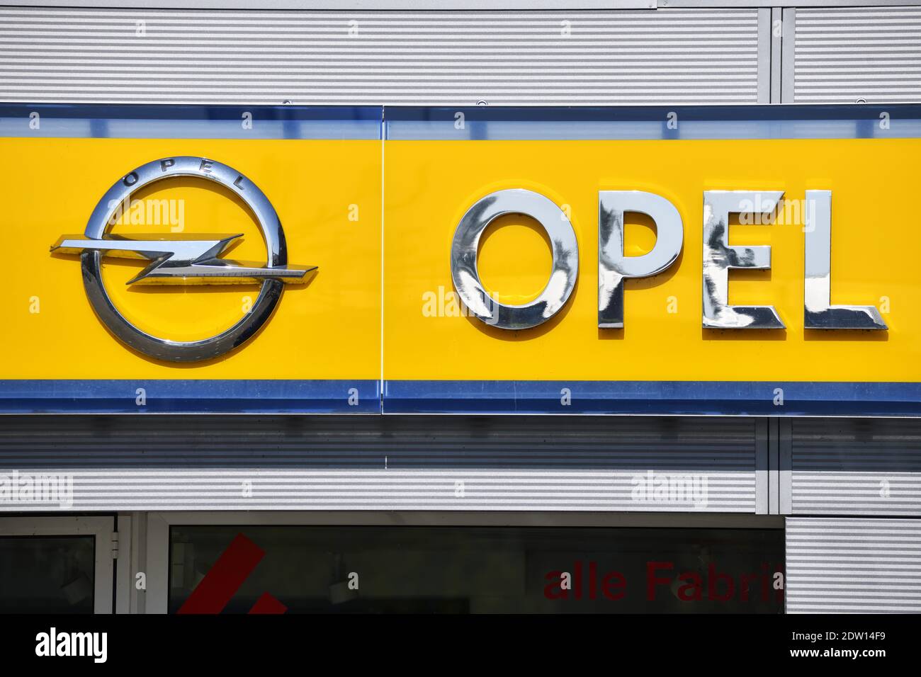 Opel schild hi-res stock photography and images - Alamy