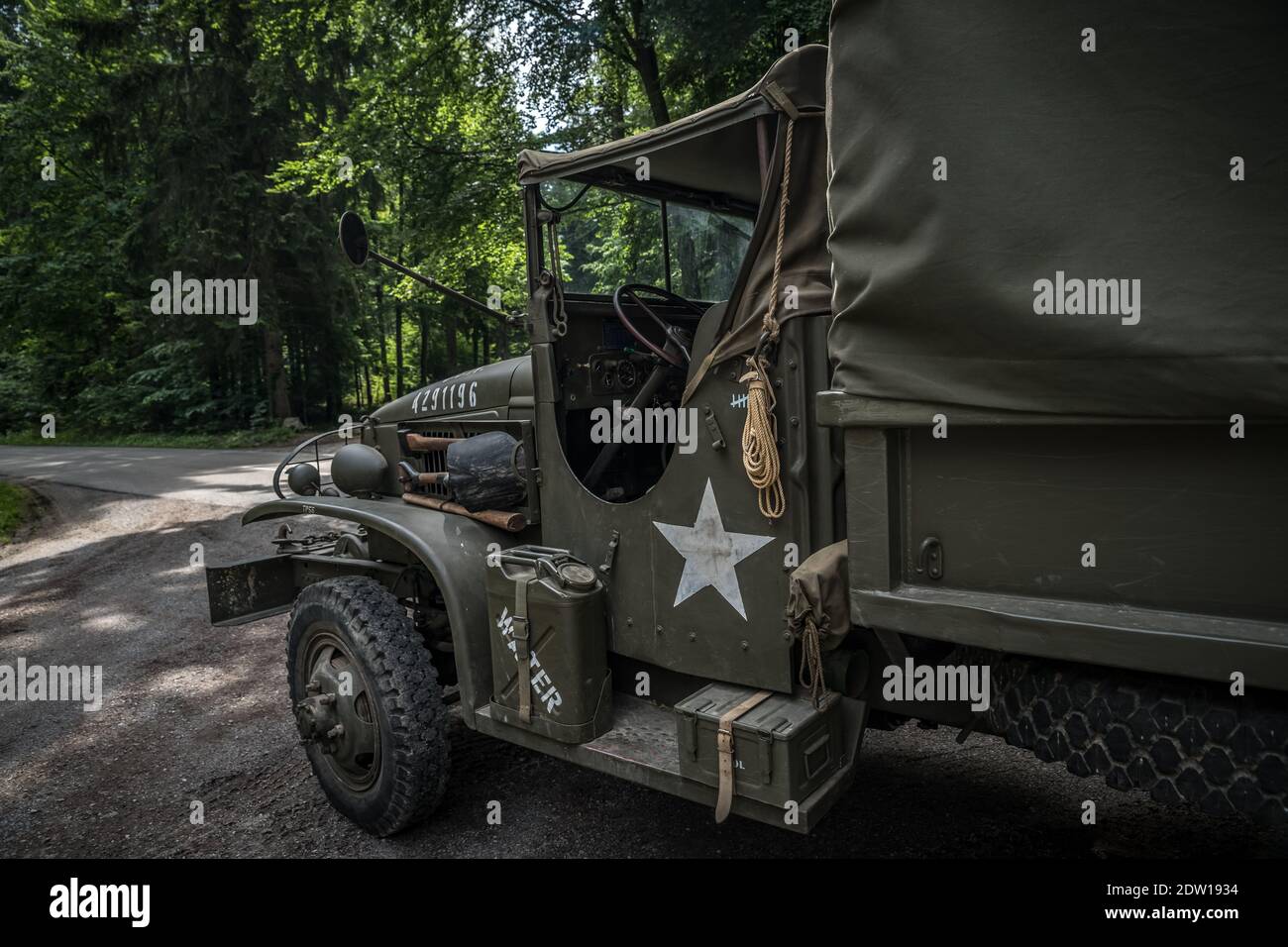 Old army car hi-res stock photography and images - Alamy