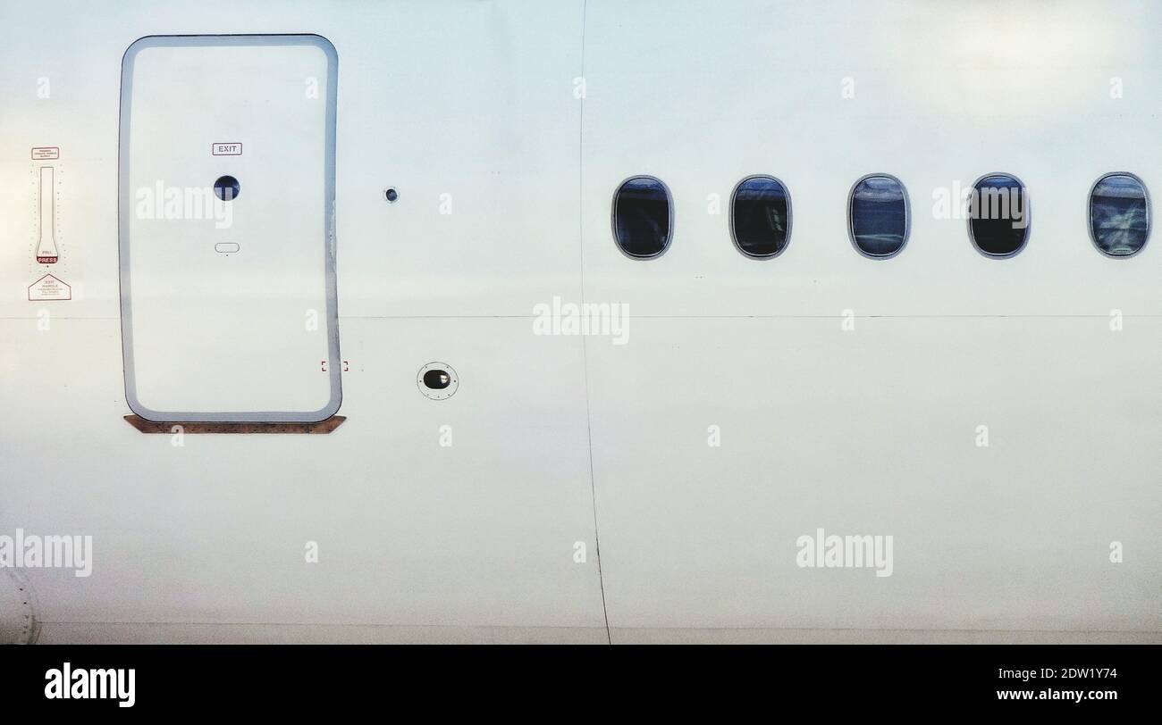 Airplane bathroom door hi-res stock photography and images - Alamy