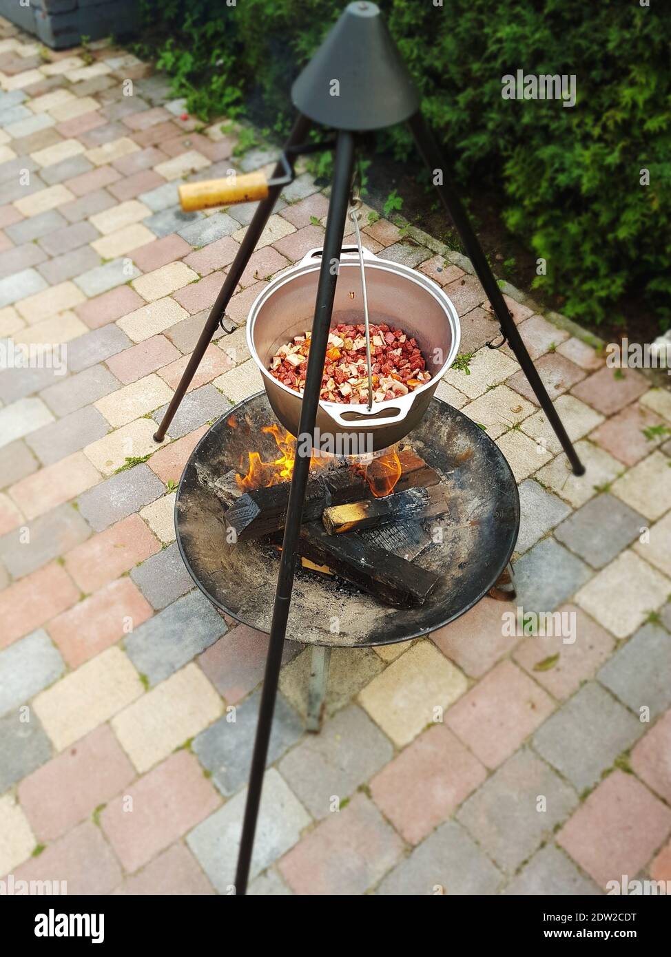 Fire flame cooking camping hi-res stock photography and images - Alamy