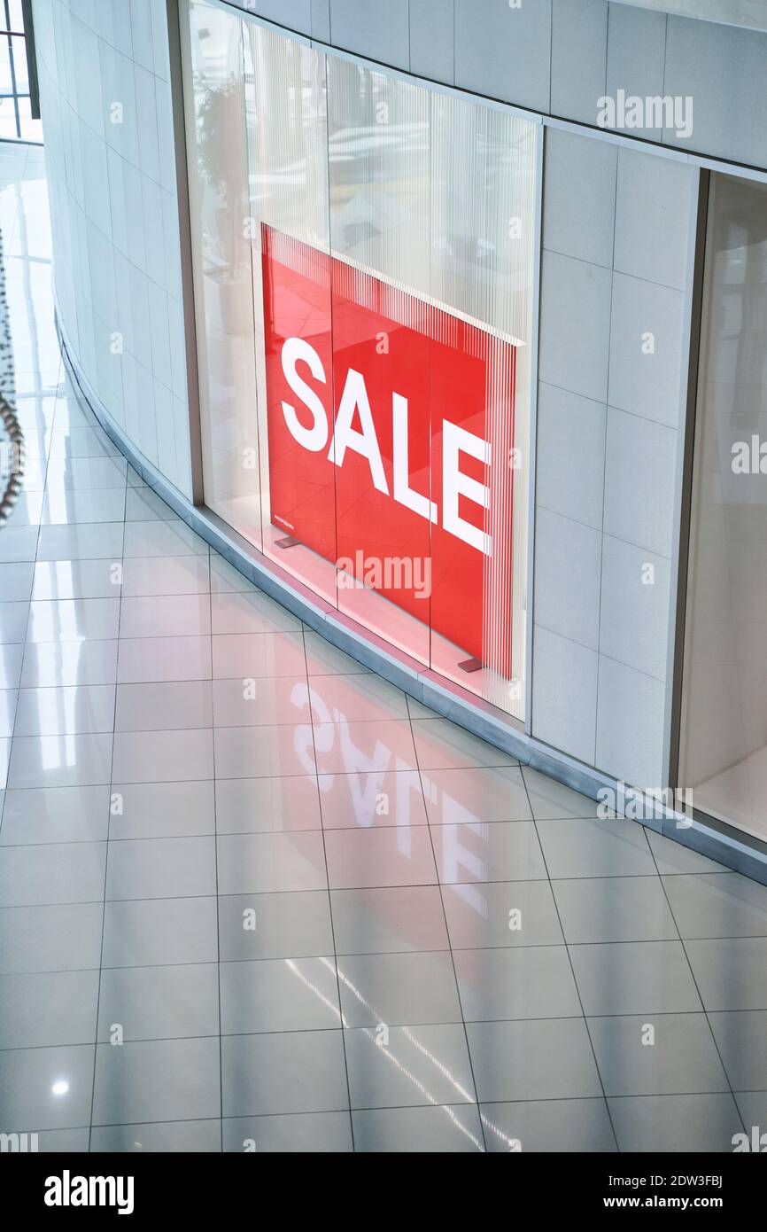 Sale red sign at mall. Discount concept Stock Photo - Alamy