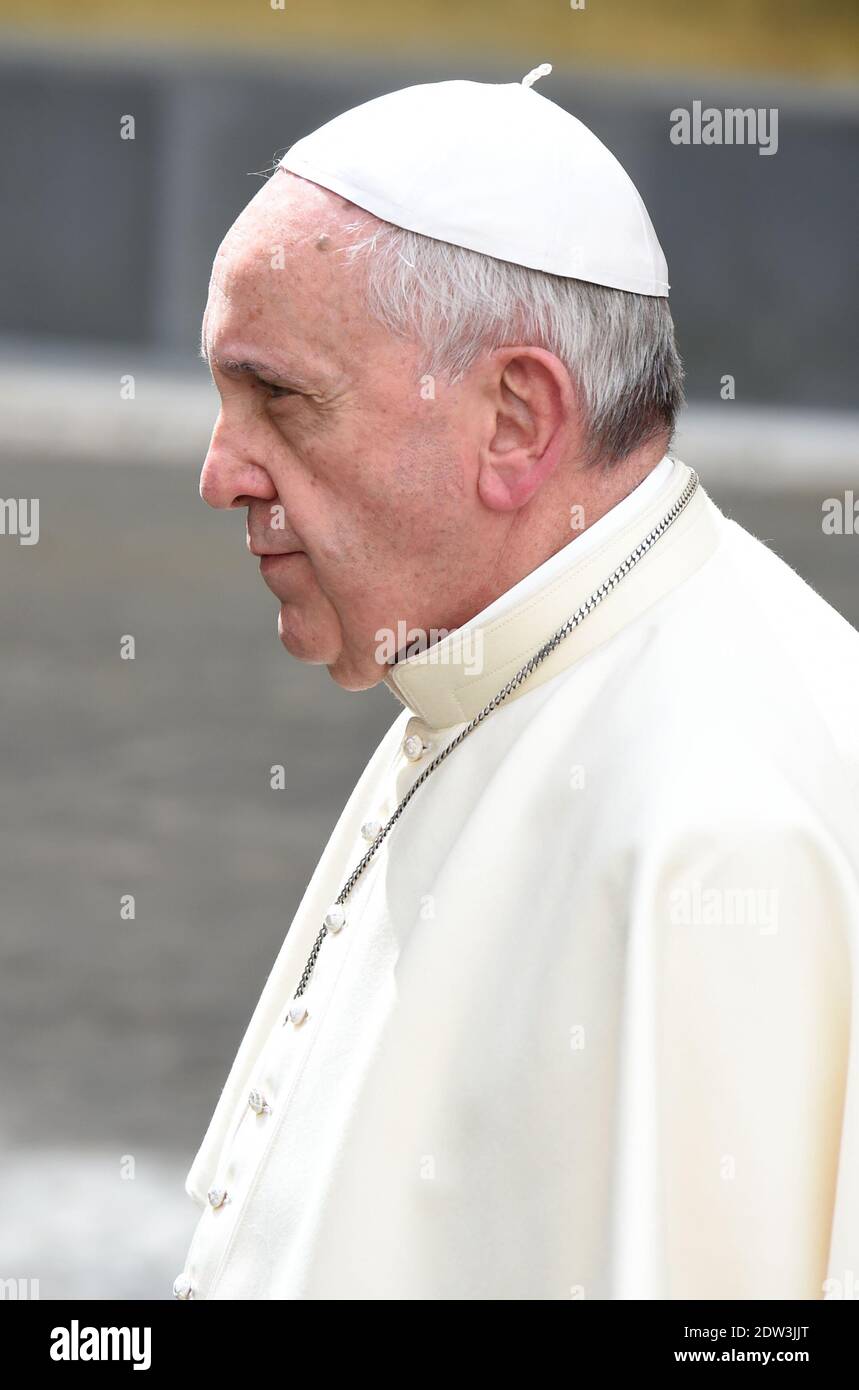 Queen Elizabeth II and her husband Prince Philip met Pope Francis for ...