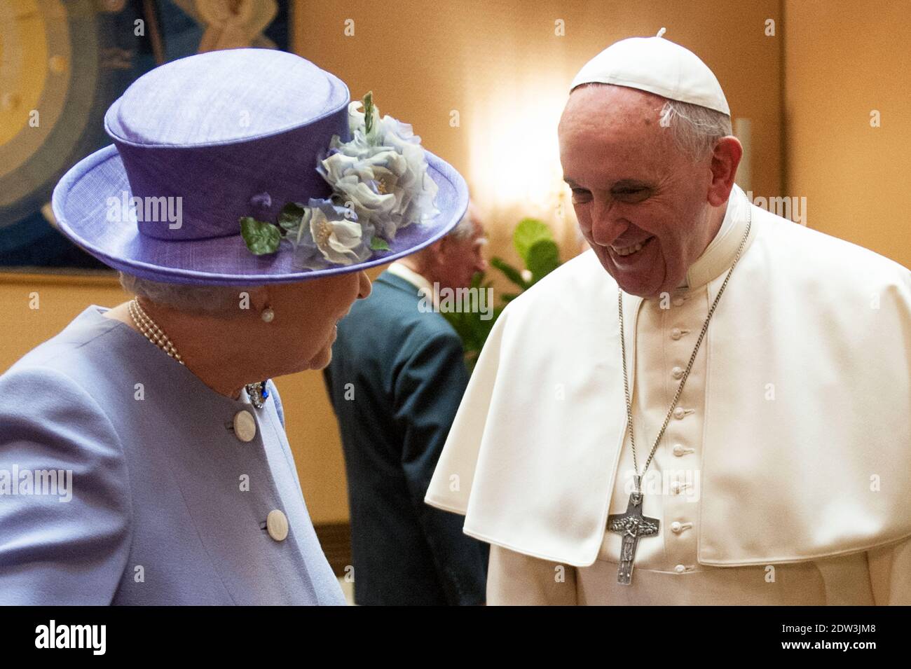 Queen Elizabeth II and her husband Prince Philip met Pope Francis for ...