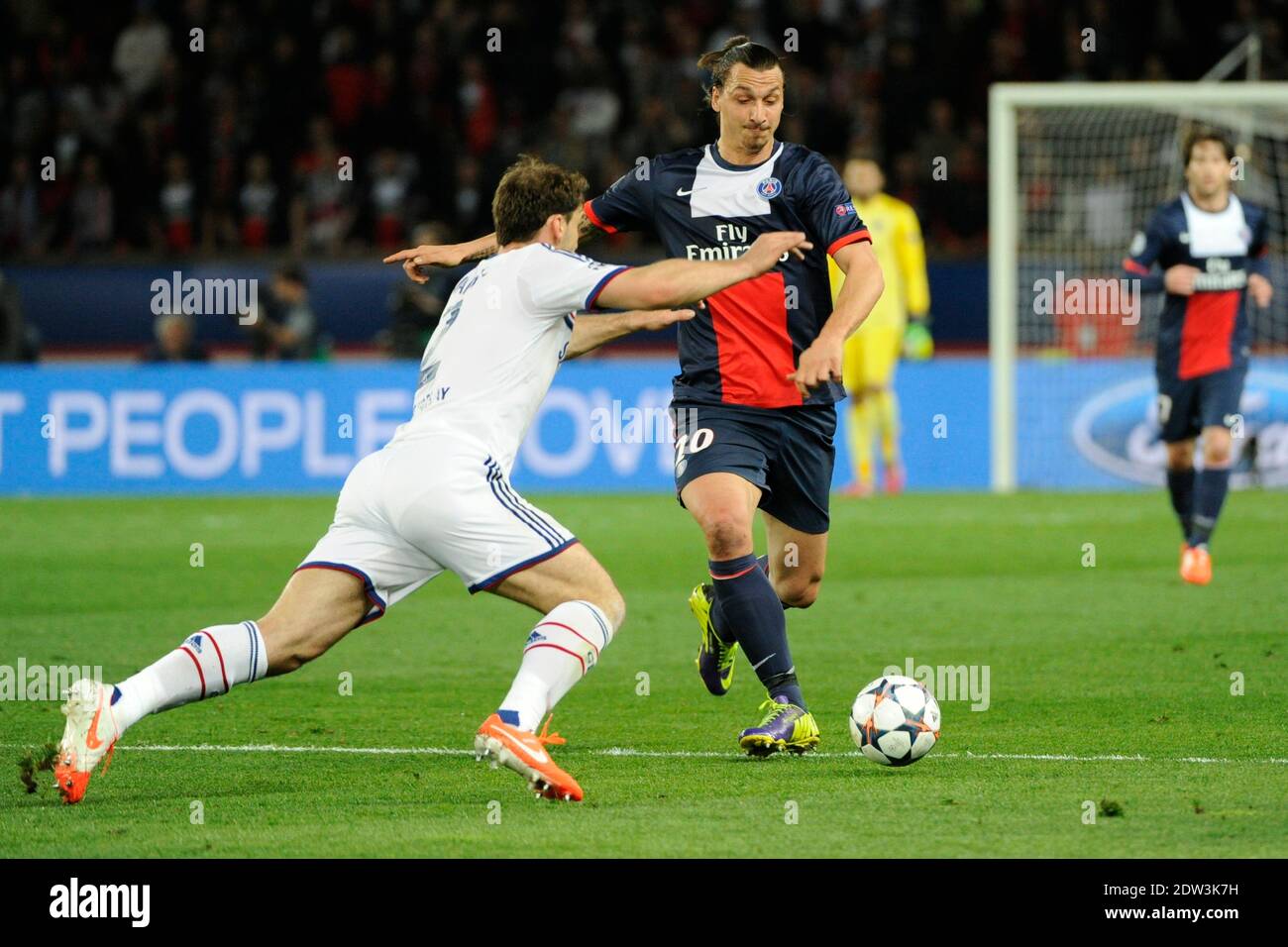 Paris Saint Germain player Zlatan Ibrahimovic & Chelsea Player ...