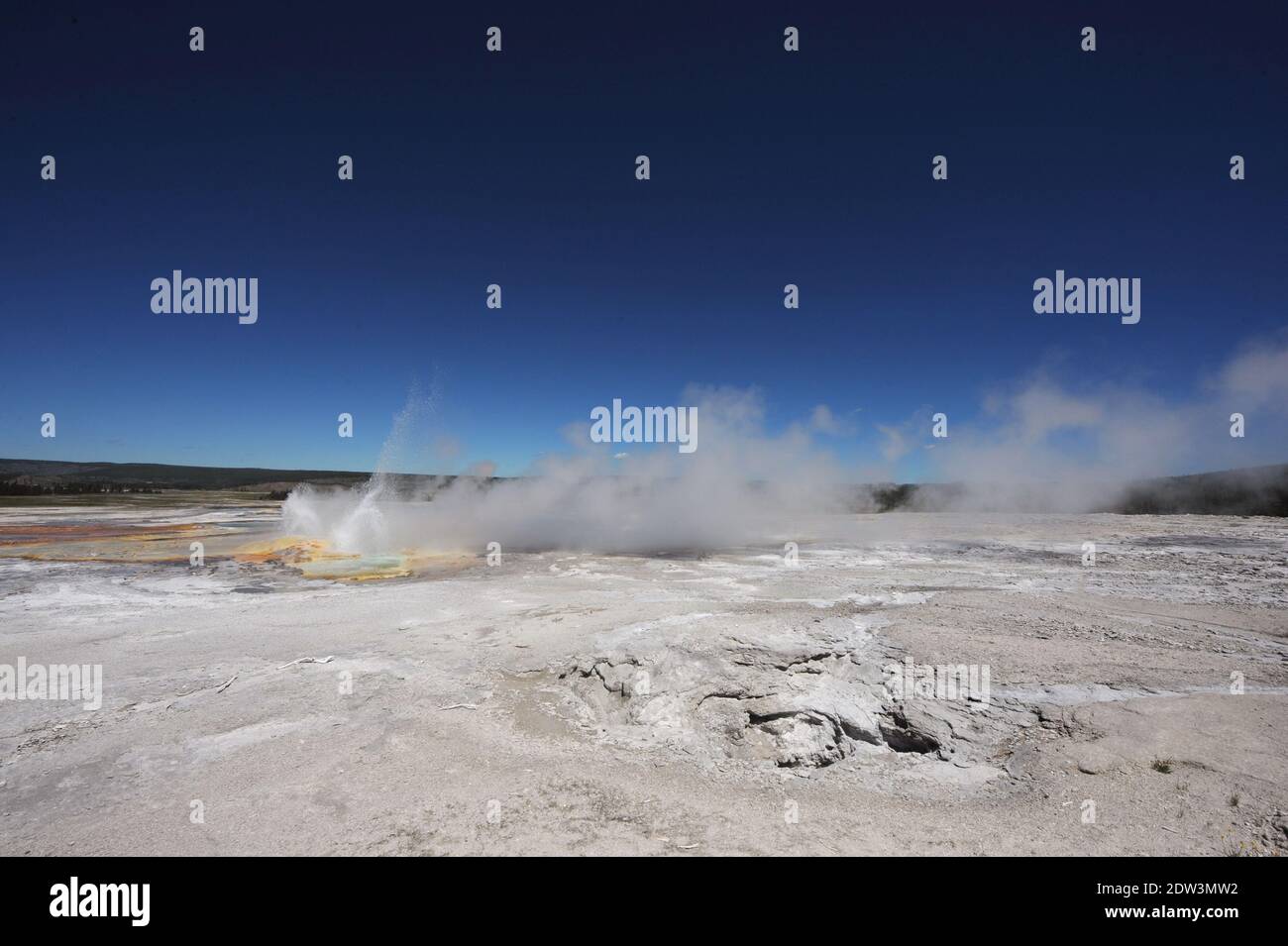 Yellowstone super volcano erupting hi-res stock photography and images ...