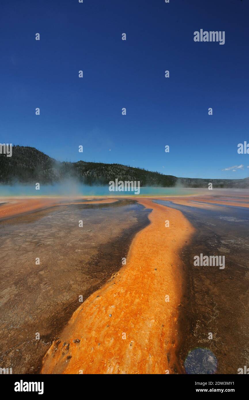 Yellowstone super volcano erupting hi-res stock photography and images ...