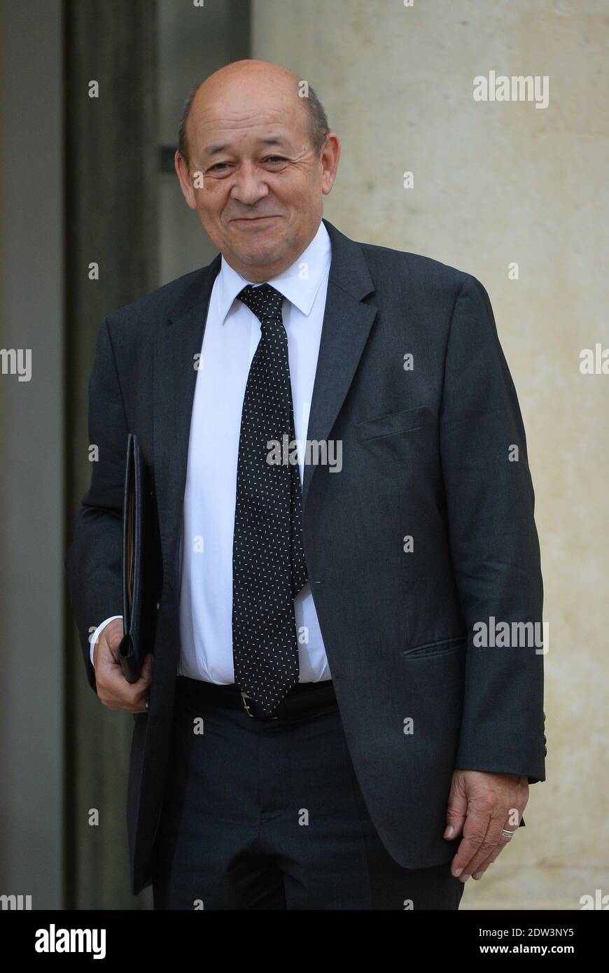Jean Yves Le Driant arrives at the first cabinet meeting at the Elysee ...