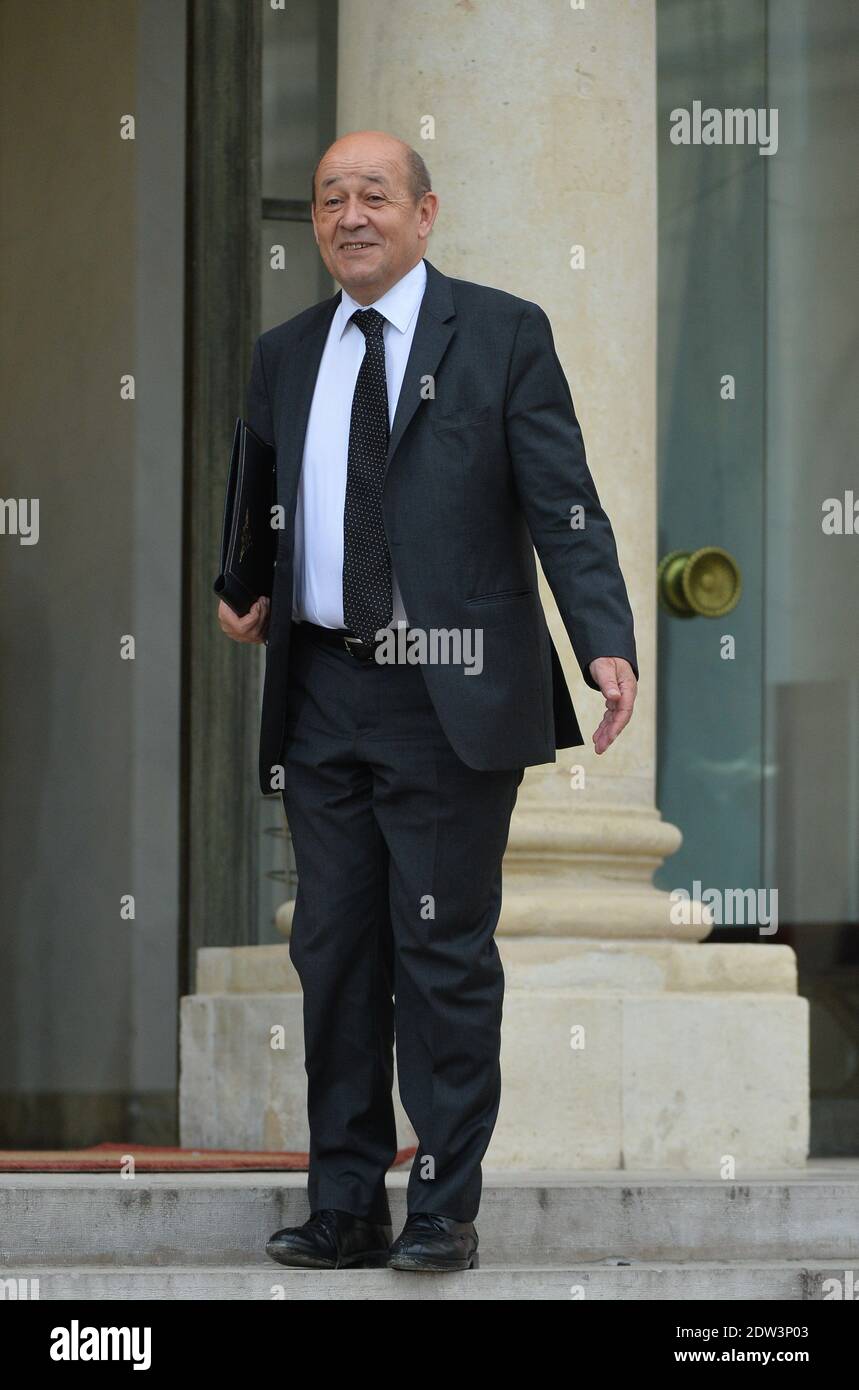 Jean Yves Le Driant arrives at the first cabinet meeting at the Elysee ...