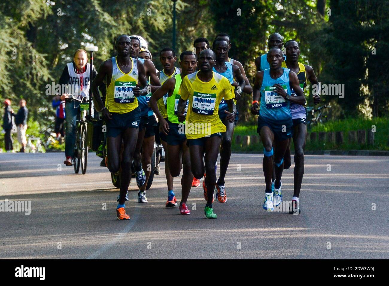 Ethiopia's Kenenisa Bekele (number 1) running his first ever Marathon ...