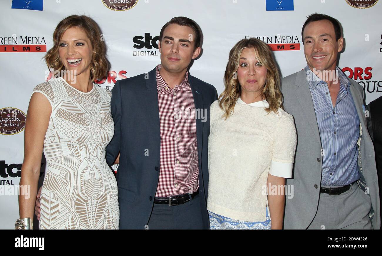 Ellie Kanner, Tricia Helfer, Jonathan Bennet, Kaley Cuoco-Sweeting ...