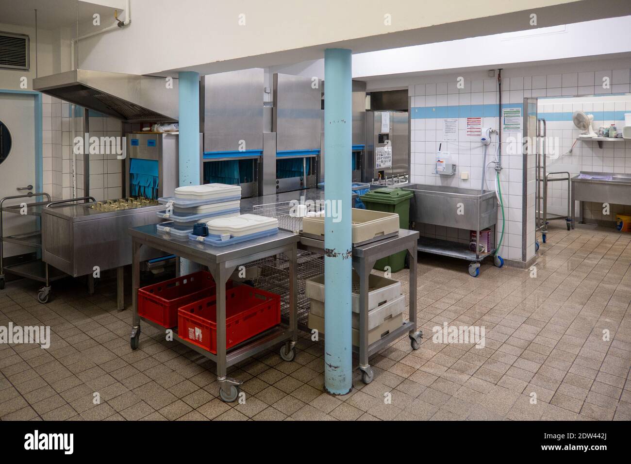 Hospital Kitchen High Resolution Stock Photography and Images - Alamy