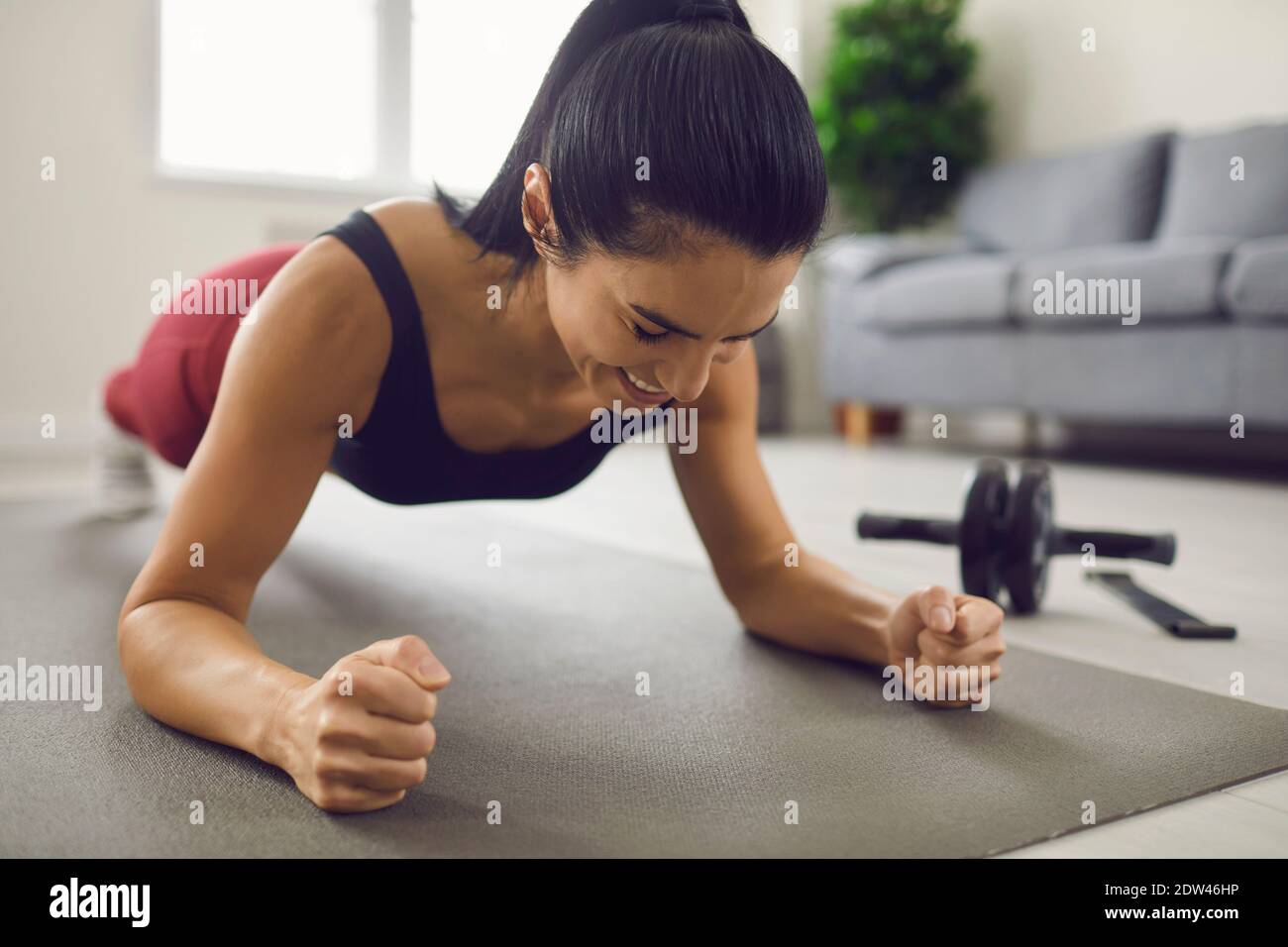 Plank position hi-res stock photography and images - Alamy