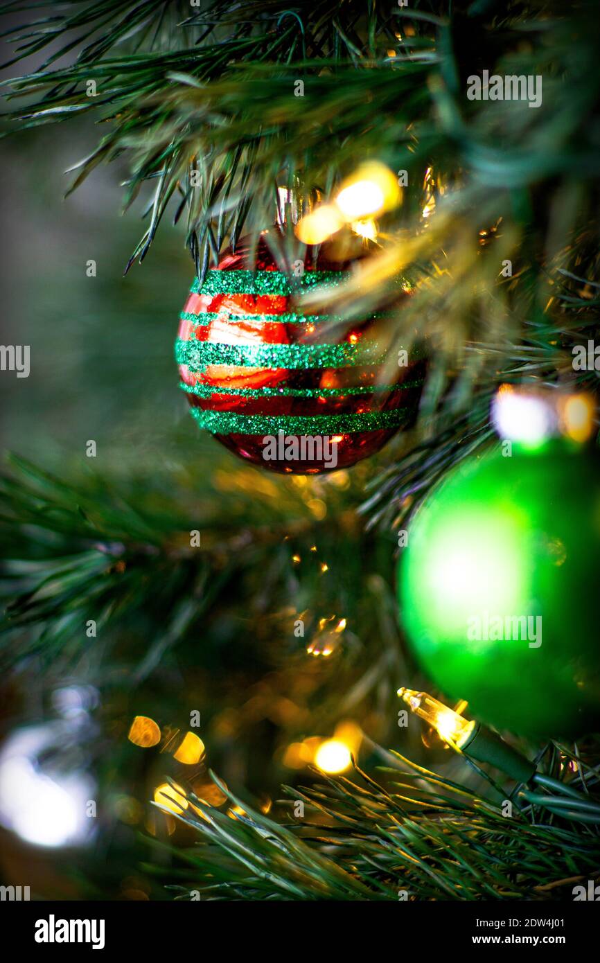Red christmas tree bulb hi-res stock photography and images - Alamy