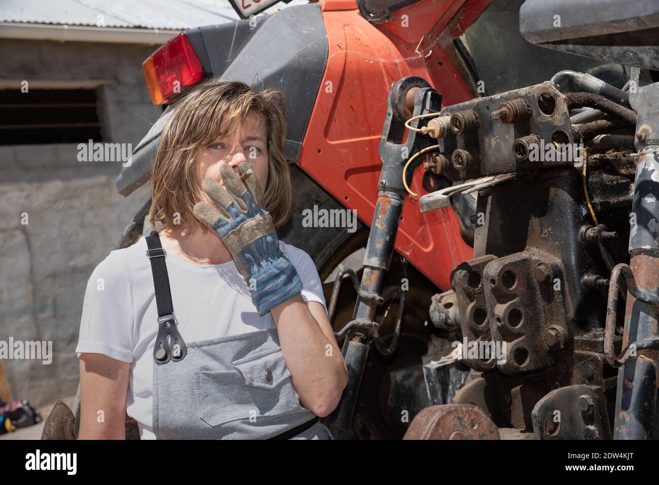 Woman mechanic tractor hi-res stock photography and images - Alamy