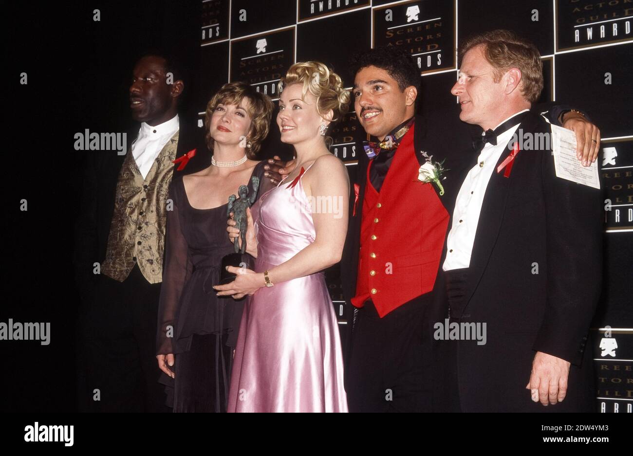 James McDaniel, Sharon Lawrence, Gail O'Grady, Nicholas Turturro ...